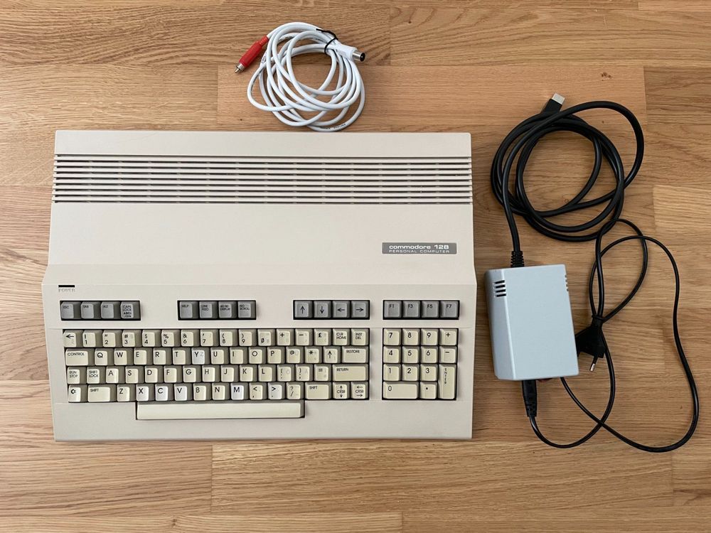 Commodore 128 - Baujahr 1985 | Kaufen auf Ricardo