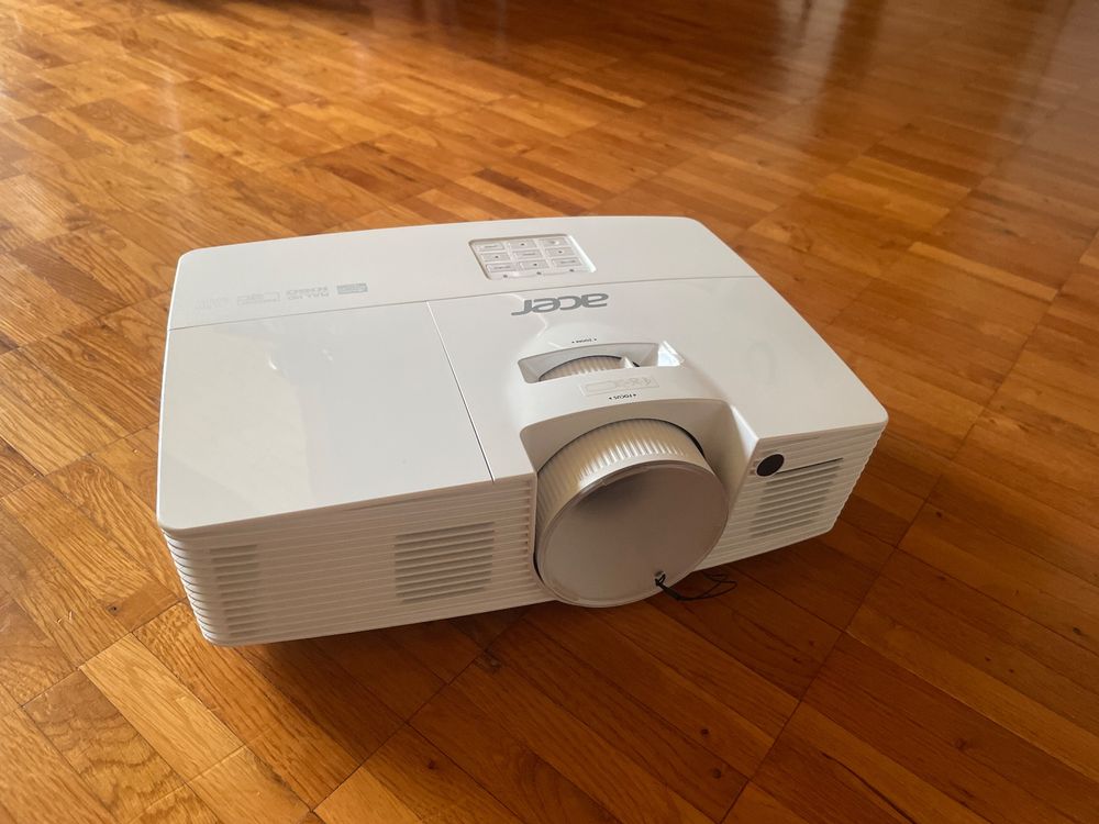 Projektor | Kaufen auf Ricardo