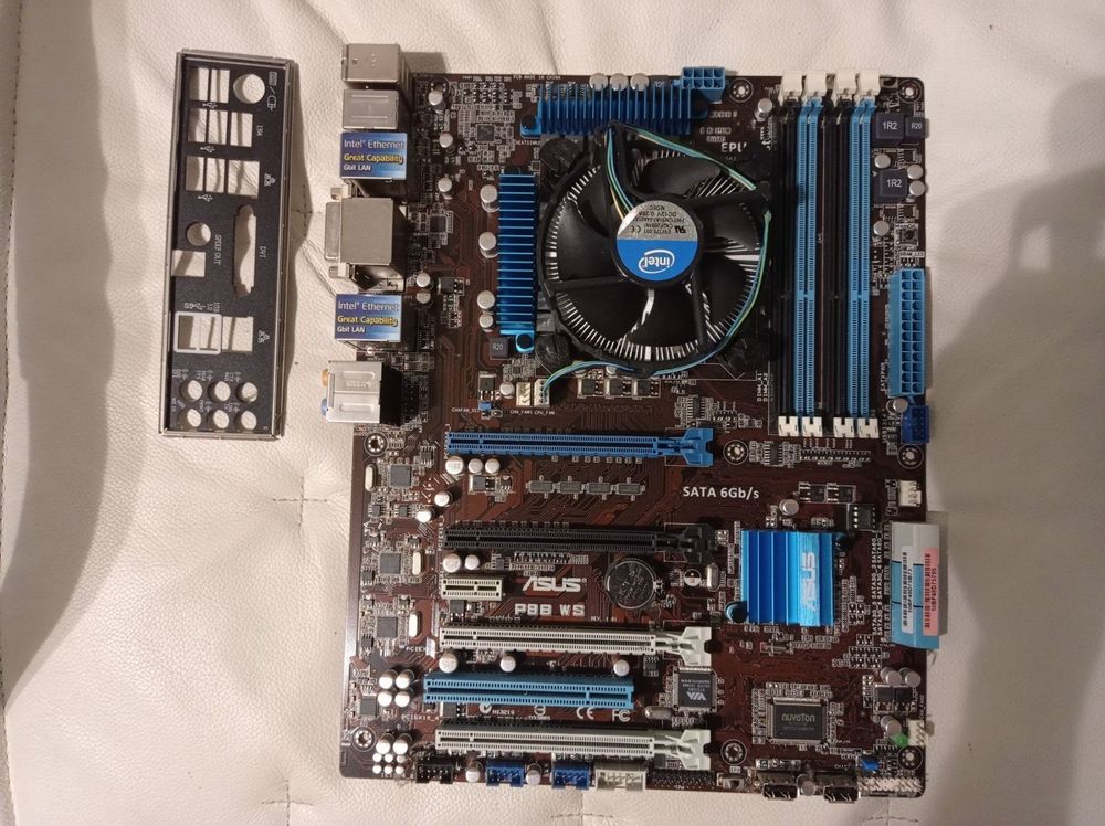 Mainboard Asus P8B WS (LGA 1155) mit Intel Xeon CPU | Acheter sur Ricardo