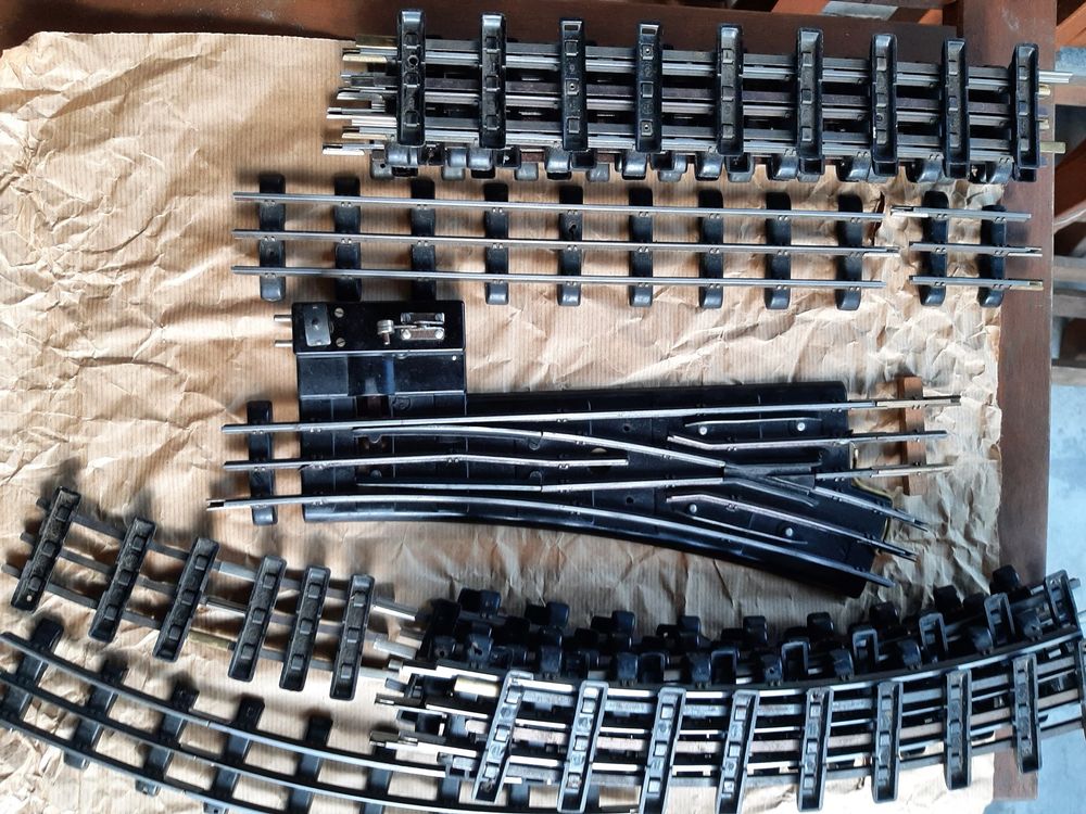 Sechs gerade Gleise, neun gebogene Gleise, Handweiche | Acheter sur Ricardo