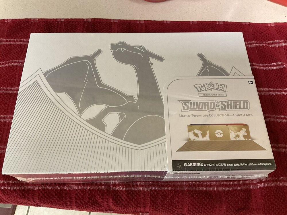 Pokemon Ultra Premium Collection - Charizard - ENG | Kaufen auf Ricardo