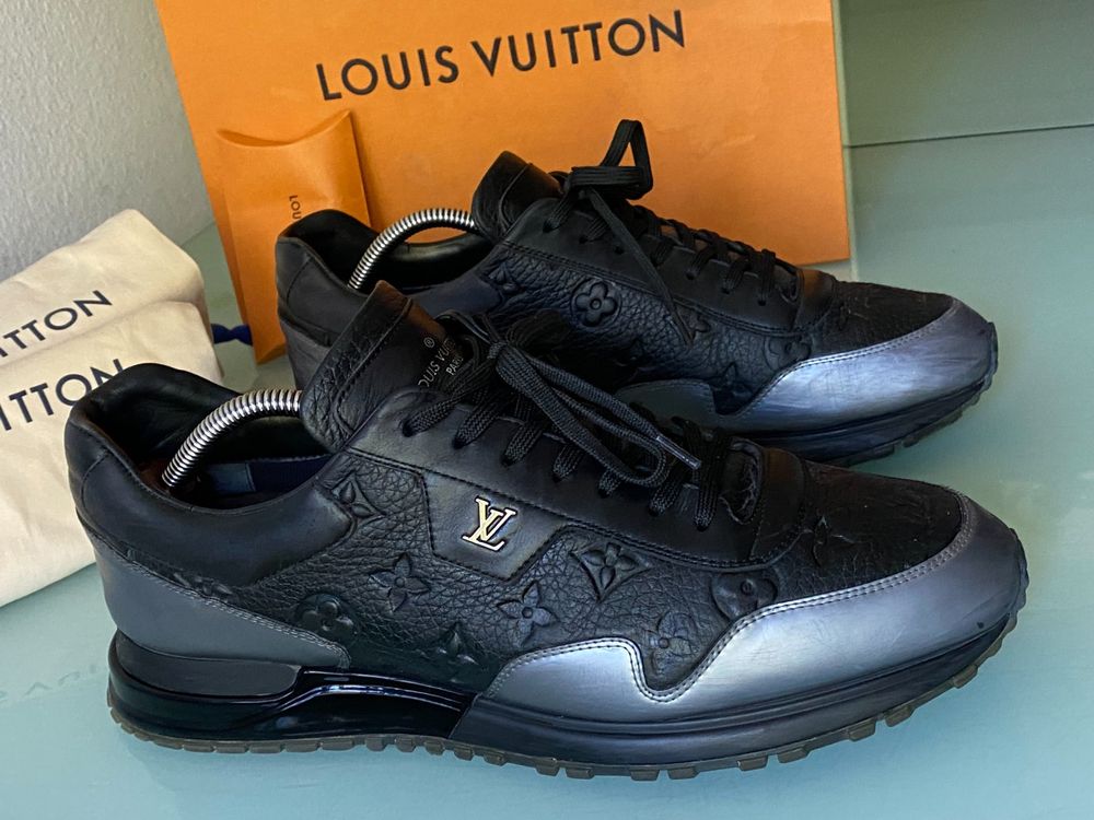 LOUIS VUITTON Lv Logo Monogram Runaway Low Leder Sneakers 44 | Acheter ...