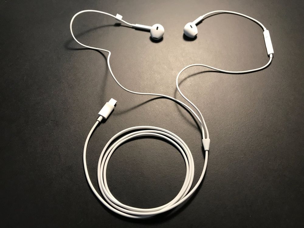 Apple EarPods mit Lightning Connector | Kaufen auf Ricardo