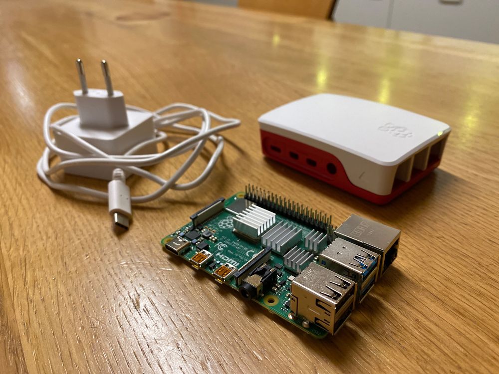 Raspberry Pi 4 Model B mit 4GB RAM + 15W Netzteil + Gehäuse | Kaufen ...