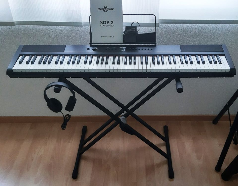 Gear4Music SDP2 mit X-Ständer | Acheter sur Ricardo