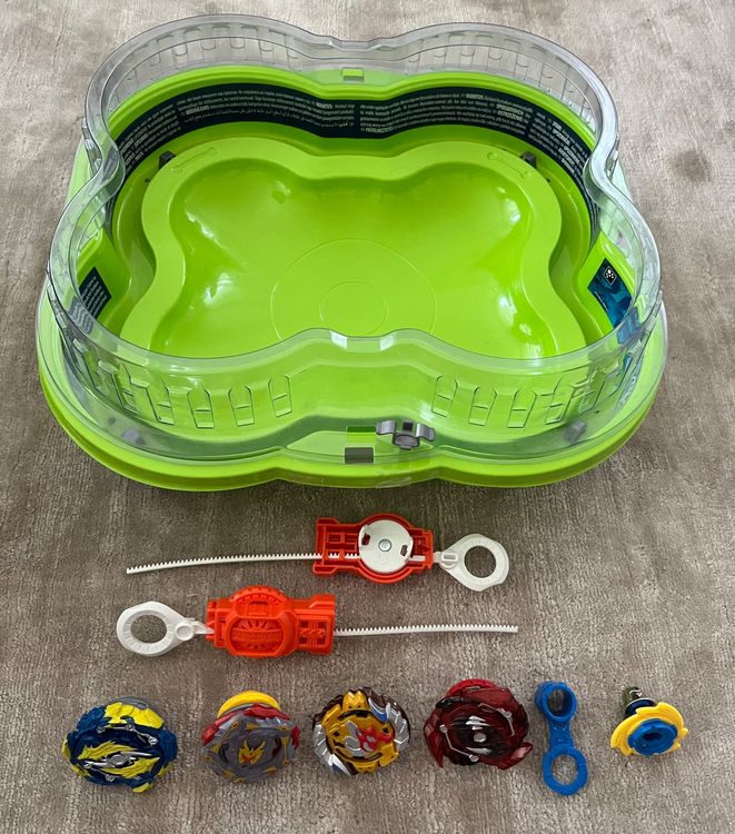 Beyblade Arena inkl. 4 Beyblades | Kaufen auf Ricardo