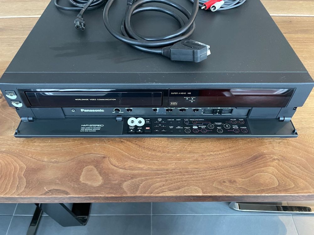 Panasonic VHS Video Cassette Recorder (NV-F55) | Kaufen auf Ricardo