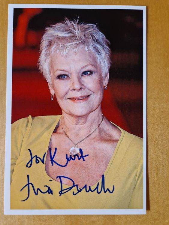 Judi Dench, Original Autogramm auf Foto in Farbe | Kaufen auf Ricardo