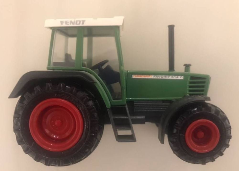 Fendt Favorit 514 C Cursor Modell 792 im Maßstab 1:43 in OVP | Kaufen auf Ricardo