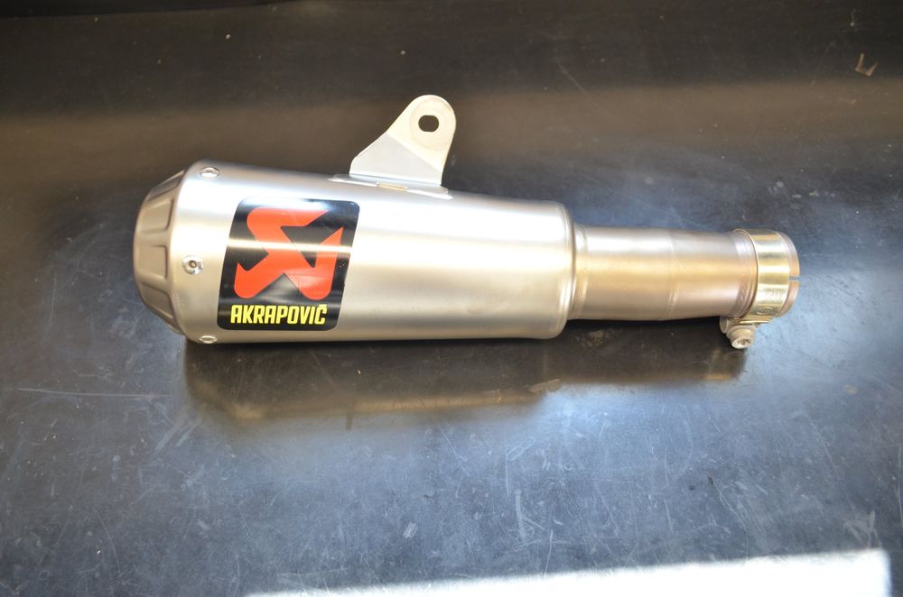 Yamaha R6 / YZF-R6 Akrapovic Auspuff für die Rennstrecke | Kaufen auf ...