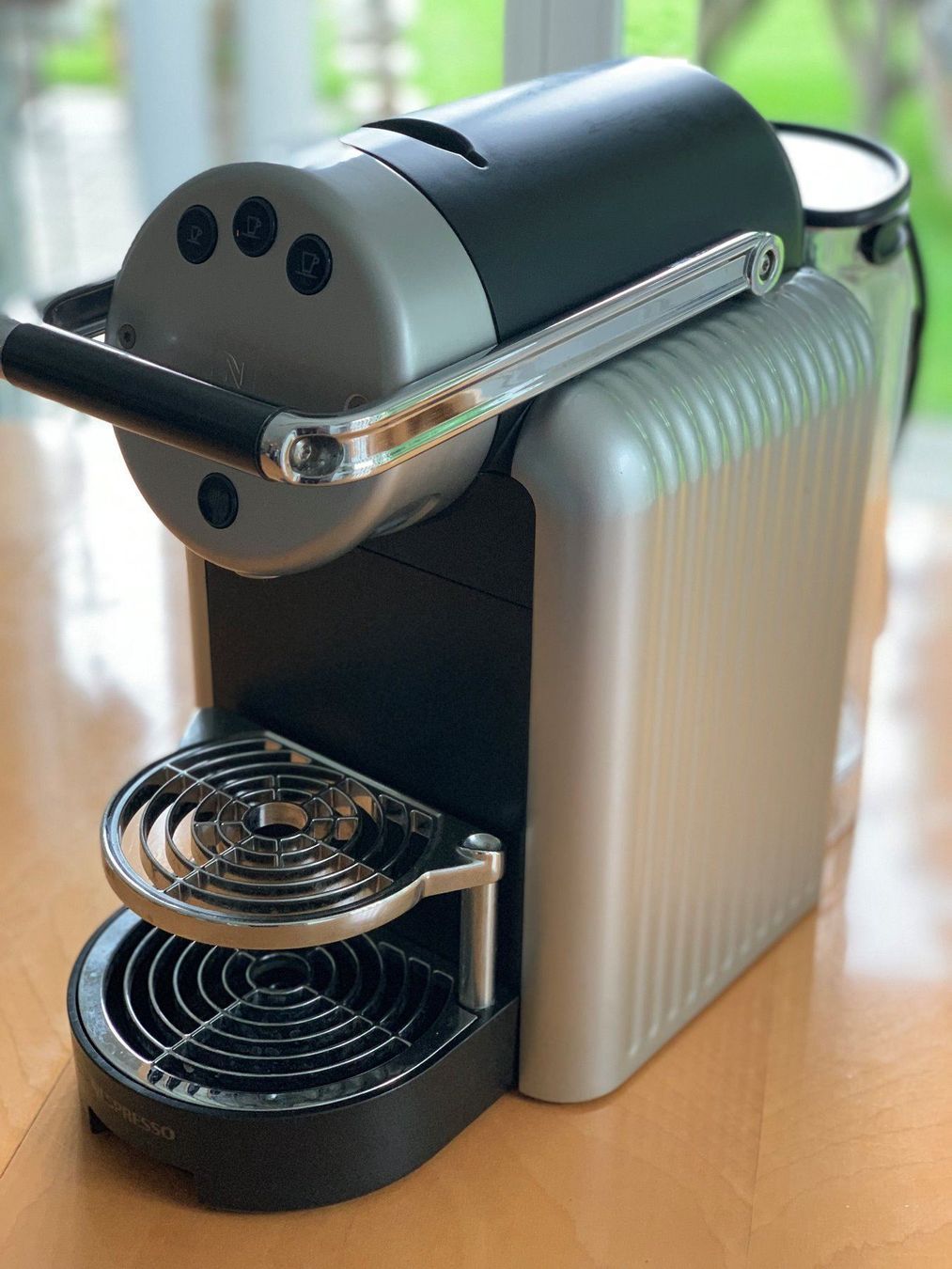 Nespresso Kaffeemaschine Zenius ZN100 | Kaufen auf Ricardo