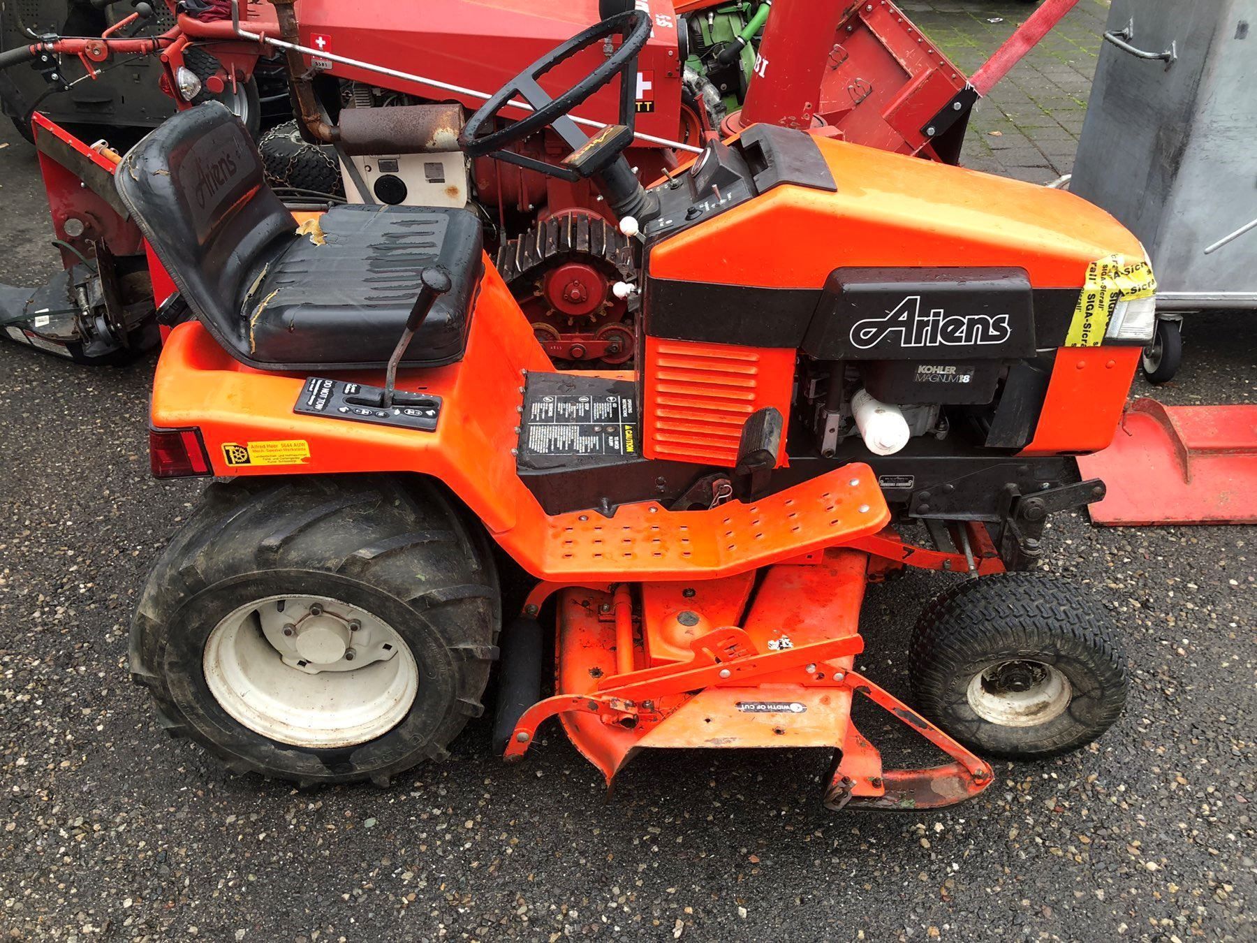 Ariens Rasentraktor mit Schneepflug | Kaufen auf Ricardo