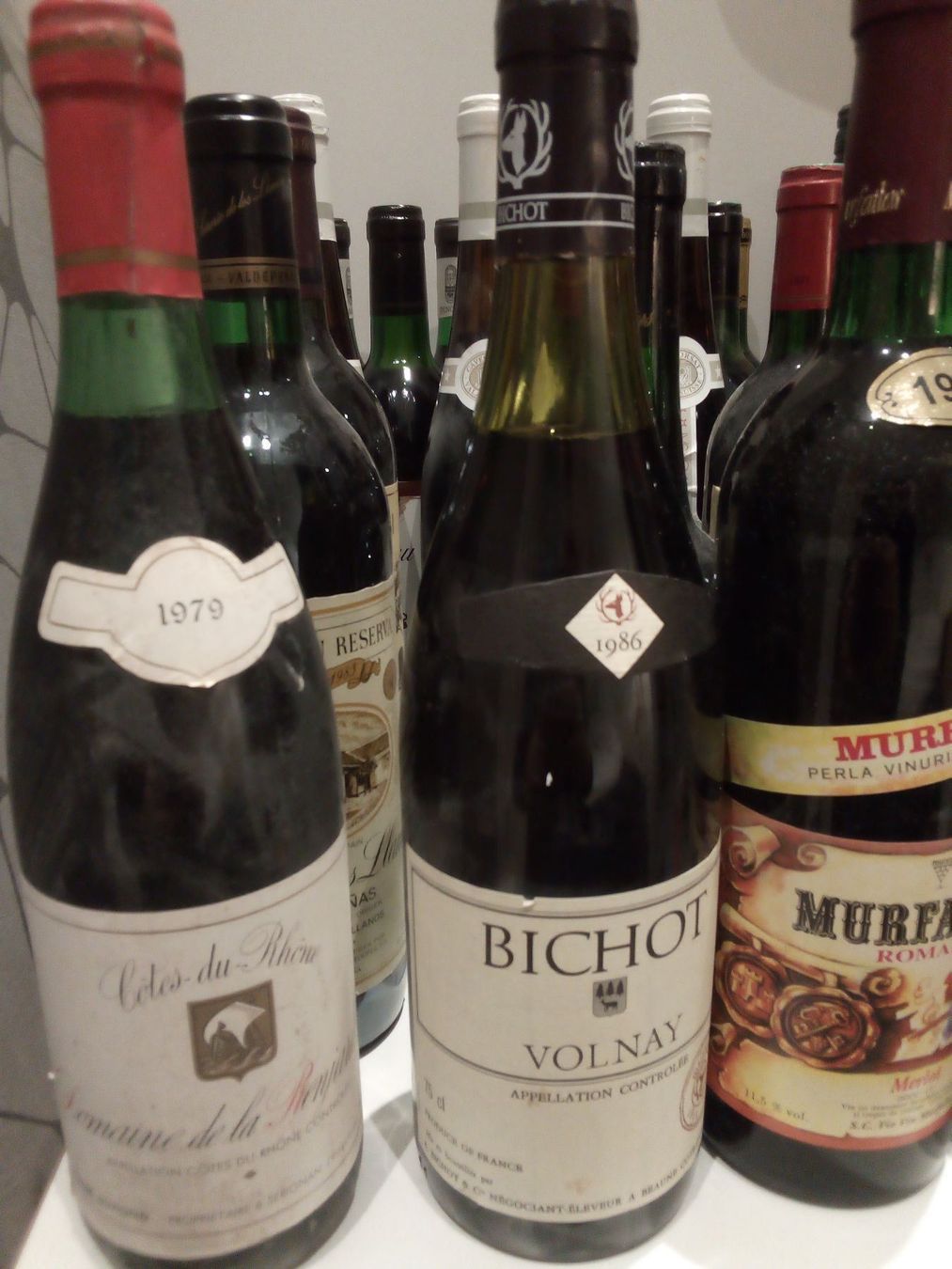 Lot de 48 anciennes bouteilles de vins ! | Kaufen auf Ricardo