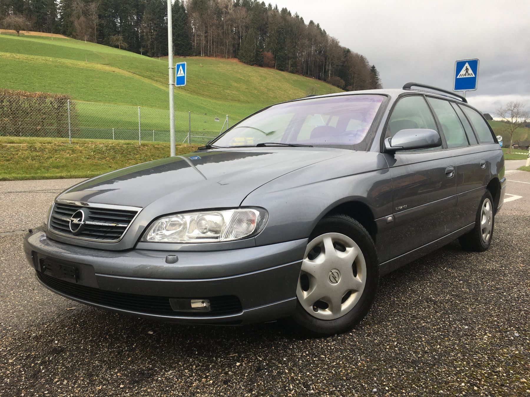 gepflegter Opel Omega Kombi mit Rost | Kaufen auf Ricardo