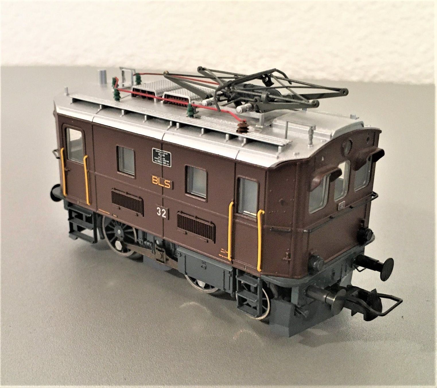 BRAWA 0573 / BLS Te 2/3 Rangiertraktor | Kaufen auf Ricardo