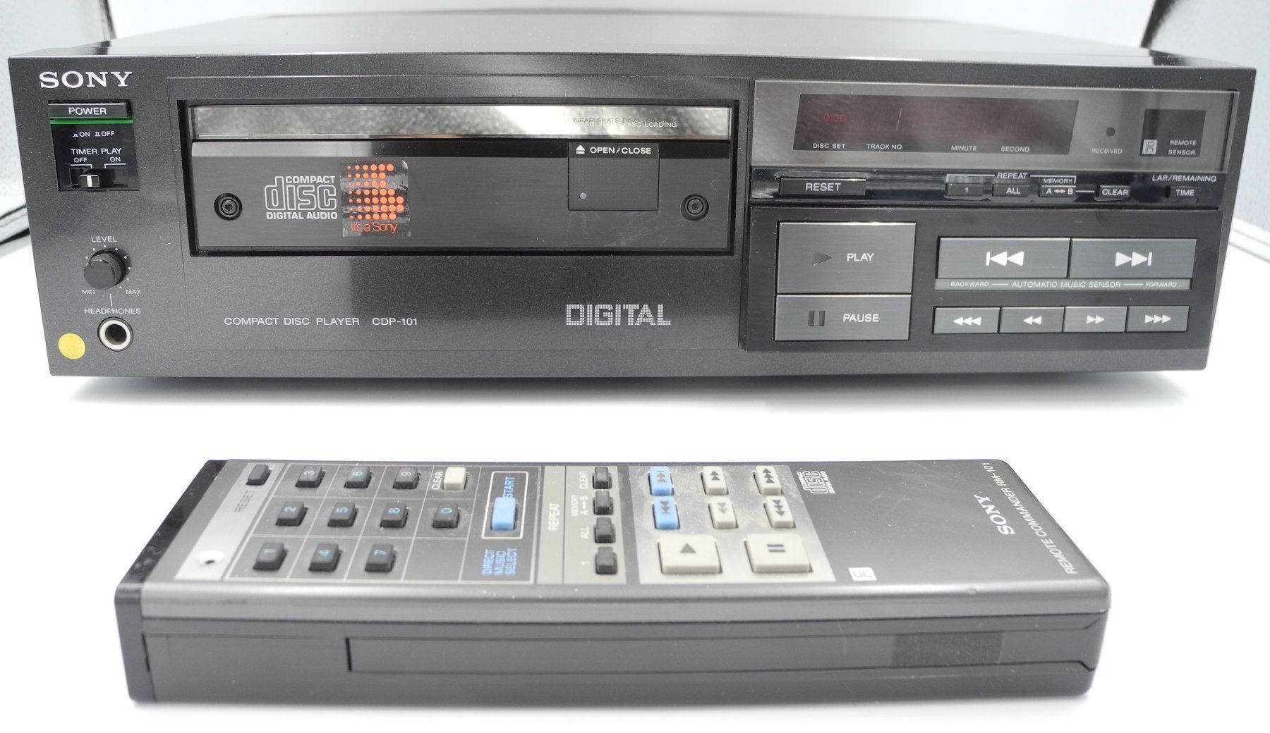 Erster CD-Player, Sony CDP-101, 1982 | Kaufen auf Ricardo