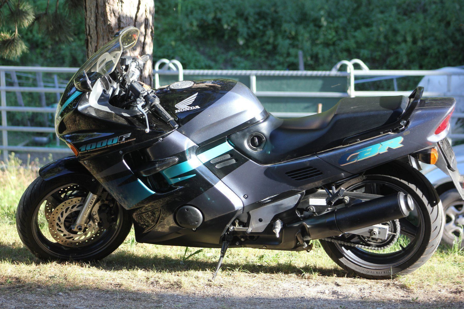 Honda CBR 1000 F Dual-CBS (SC24) kaufen auf Ricardo