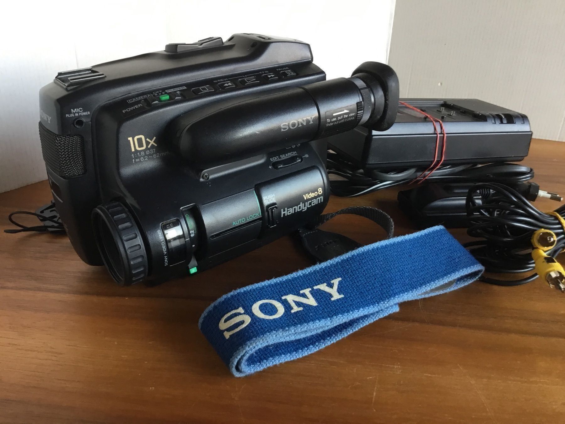 SONY - Video8 Camcorder mit Netzteil | Kaufen auf Ricardo