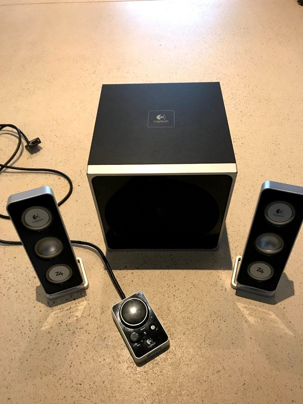 Logitech Z-4 Lautsprecher | Kaufen auf Ricardo