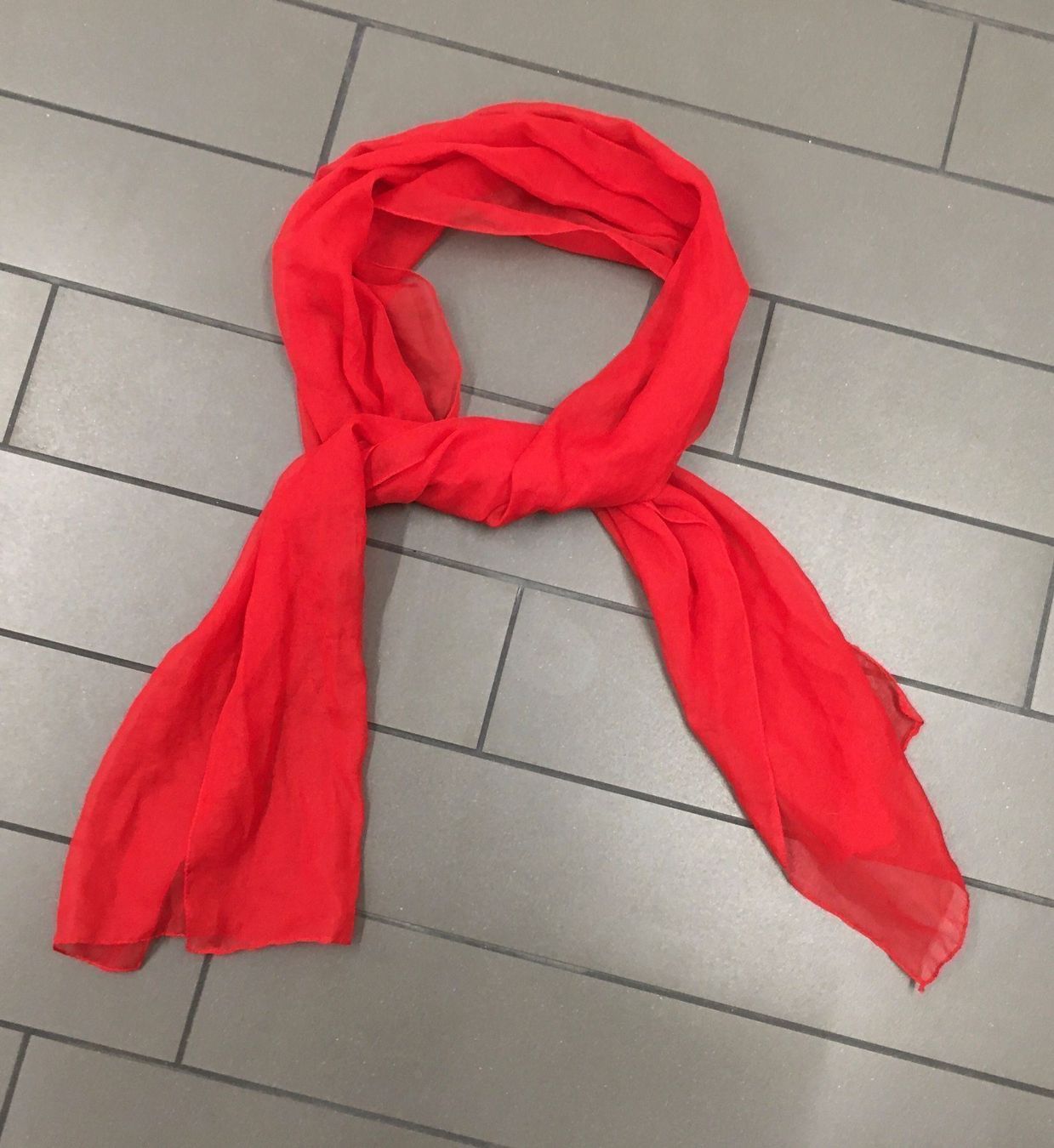 Rotes Tuch / Schal / Foulard / Haartuch | Kaufen auf Ricardo