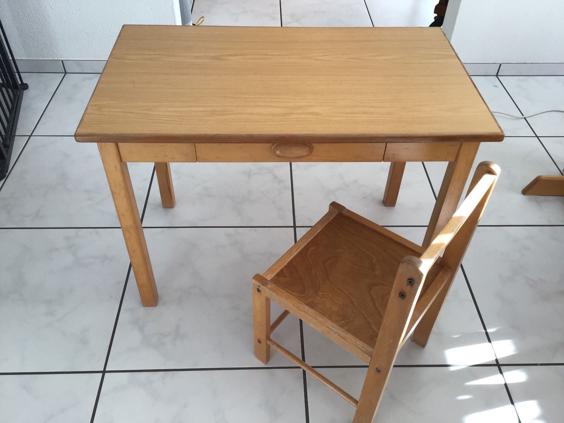 Kindertisch mit Stuhl (Holz) | Kaufen auf Ricardo