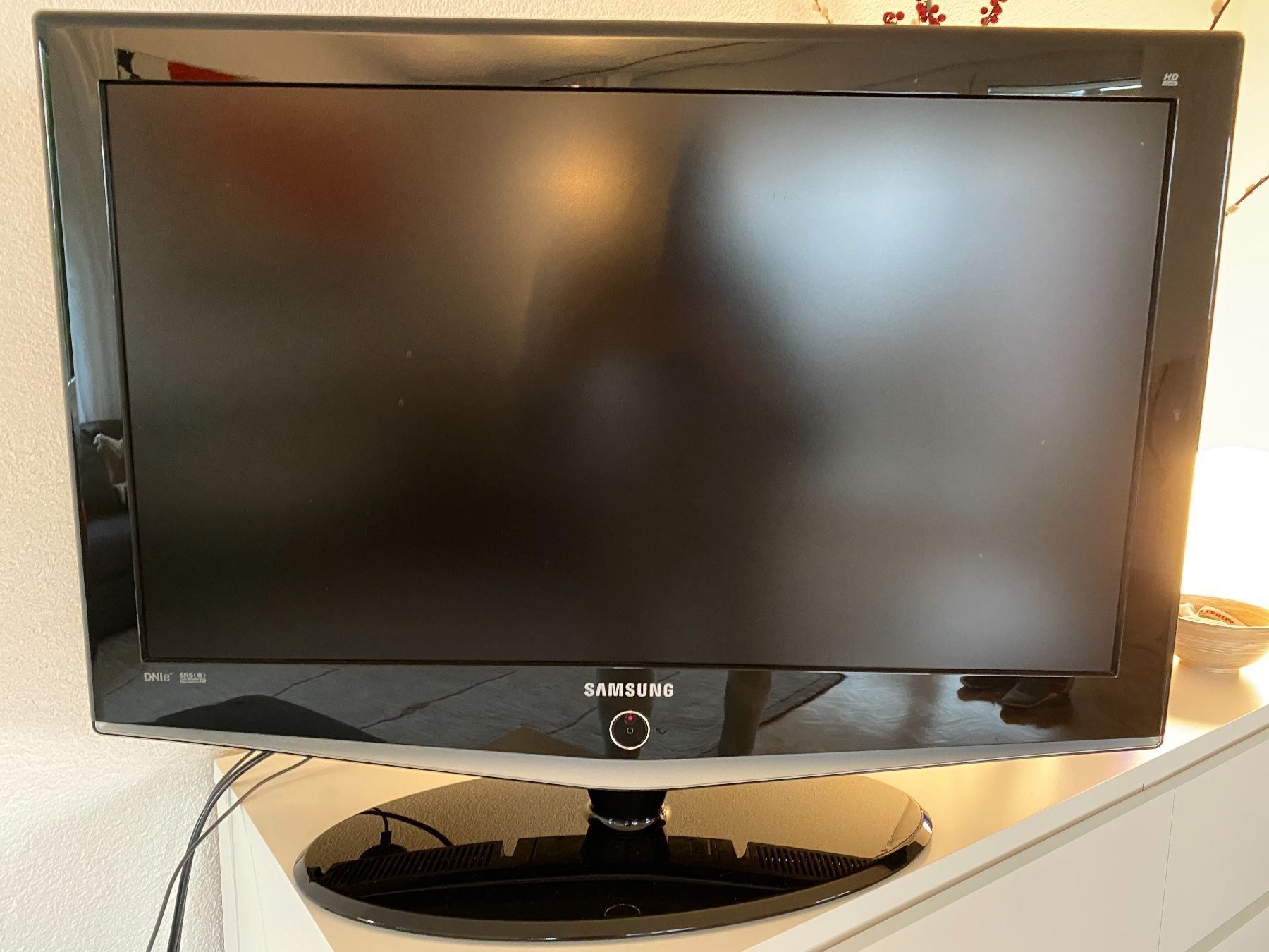 Samsung LE32R73BD 32" LCD TV - HD | Acheter sur Ricardo