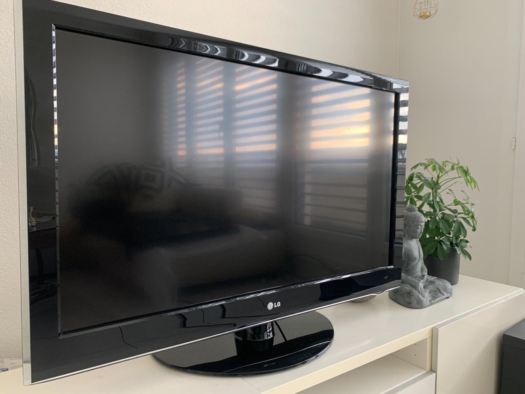 LG Fernseher 42 Zoll In Top Zustand Kaufen Auf Ricardo
