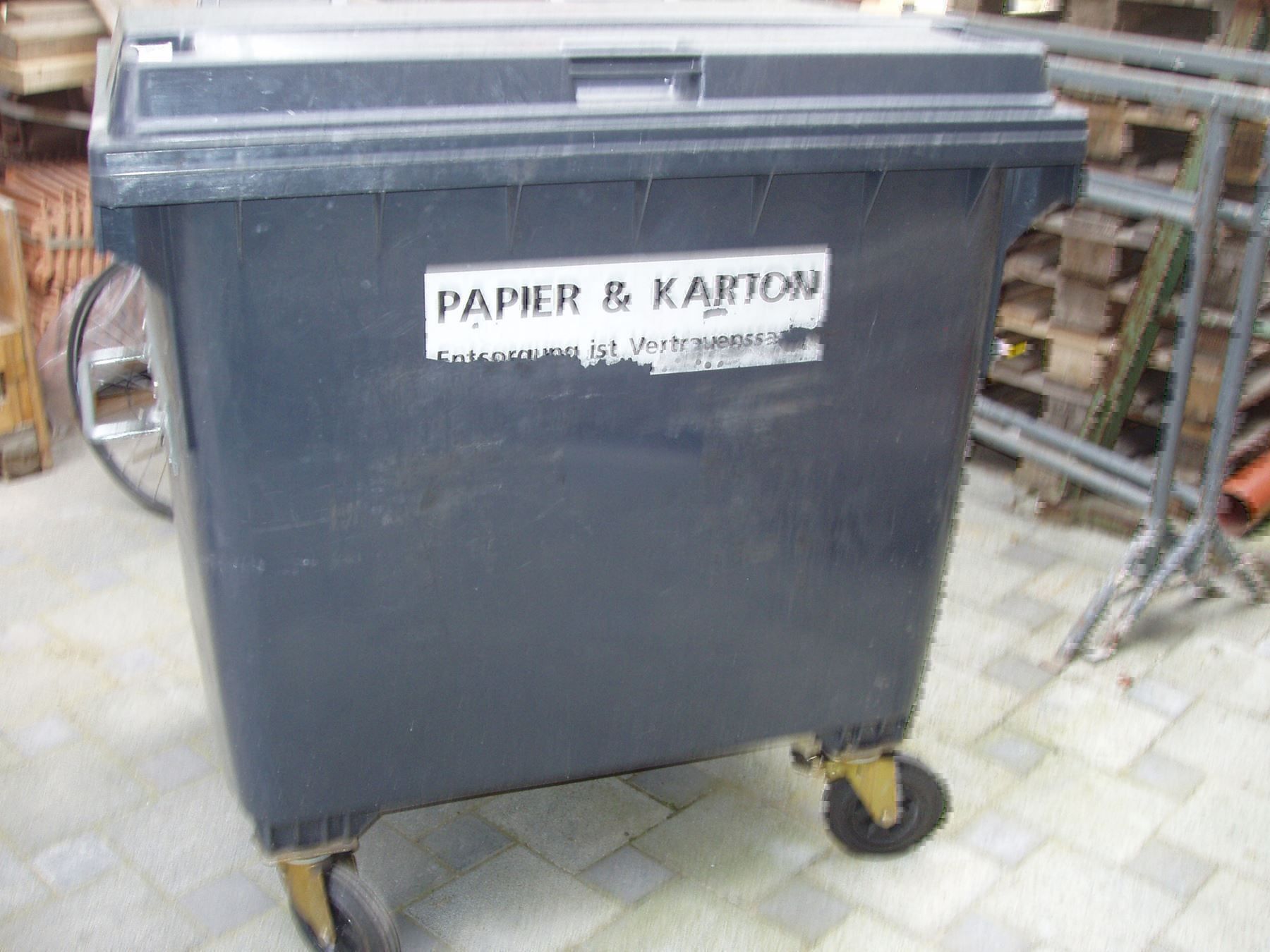 KUNSTSTOFFCONTAINER FÜR KARTON/PAPIER | Kaufen auf Ricardo